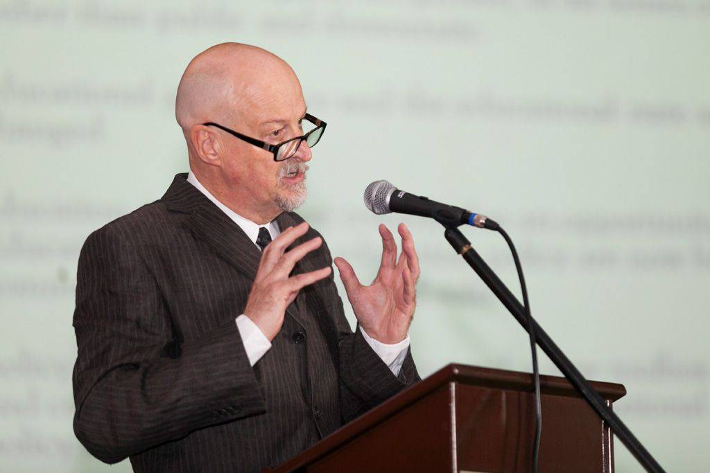 El especialista en Sociología de la Educación Stephen Ball analiza la mercantilización de los ...