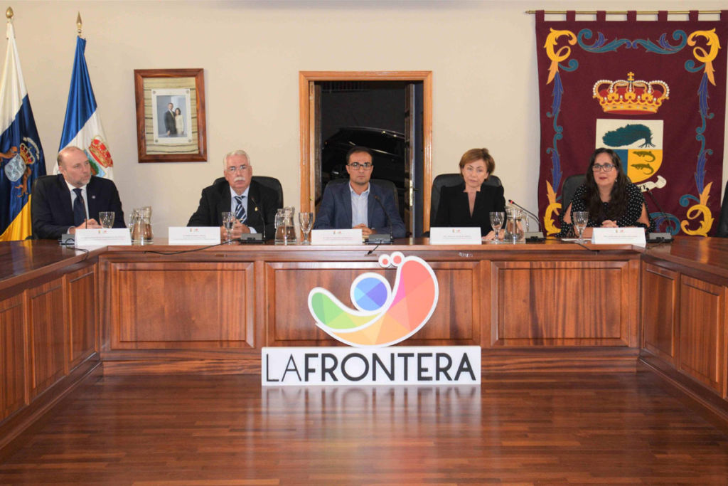 La Frontera acoge la presentación del libro de Isidro Padrón sobre ...