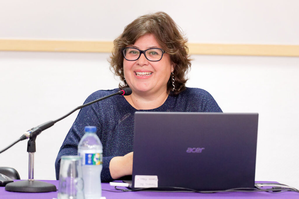 Oresta López presenta su método para estudiar saberes indígenas