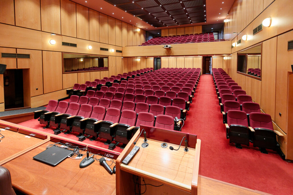 Aula Magna - Alquiler de Instalaciones para Eventos